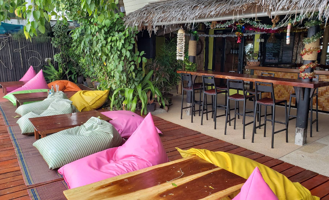 プーケット南端ラワイビーチ沿いの「Nikita’s Beach Restaurant」 | ダイブジャクトプーケットツアー【d.j.p ...